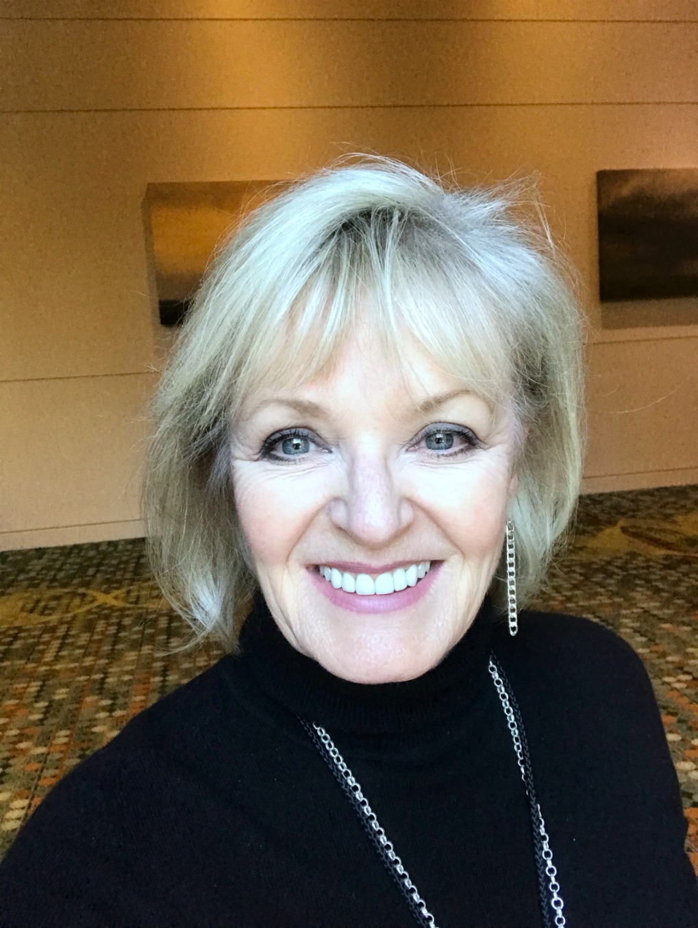 Travel Hair Care: Bloggers Share Their Tips - une femme x susan blakey