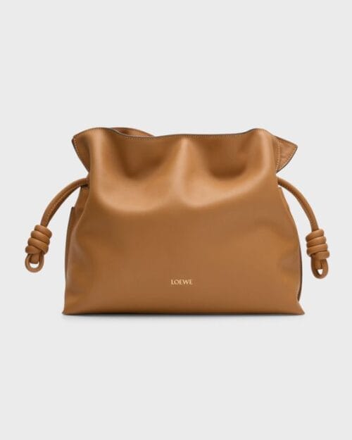 10 Stylish bags without logos - une femme d'un certain âge