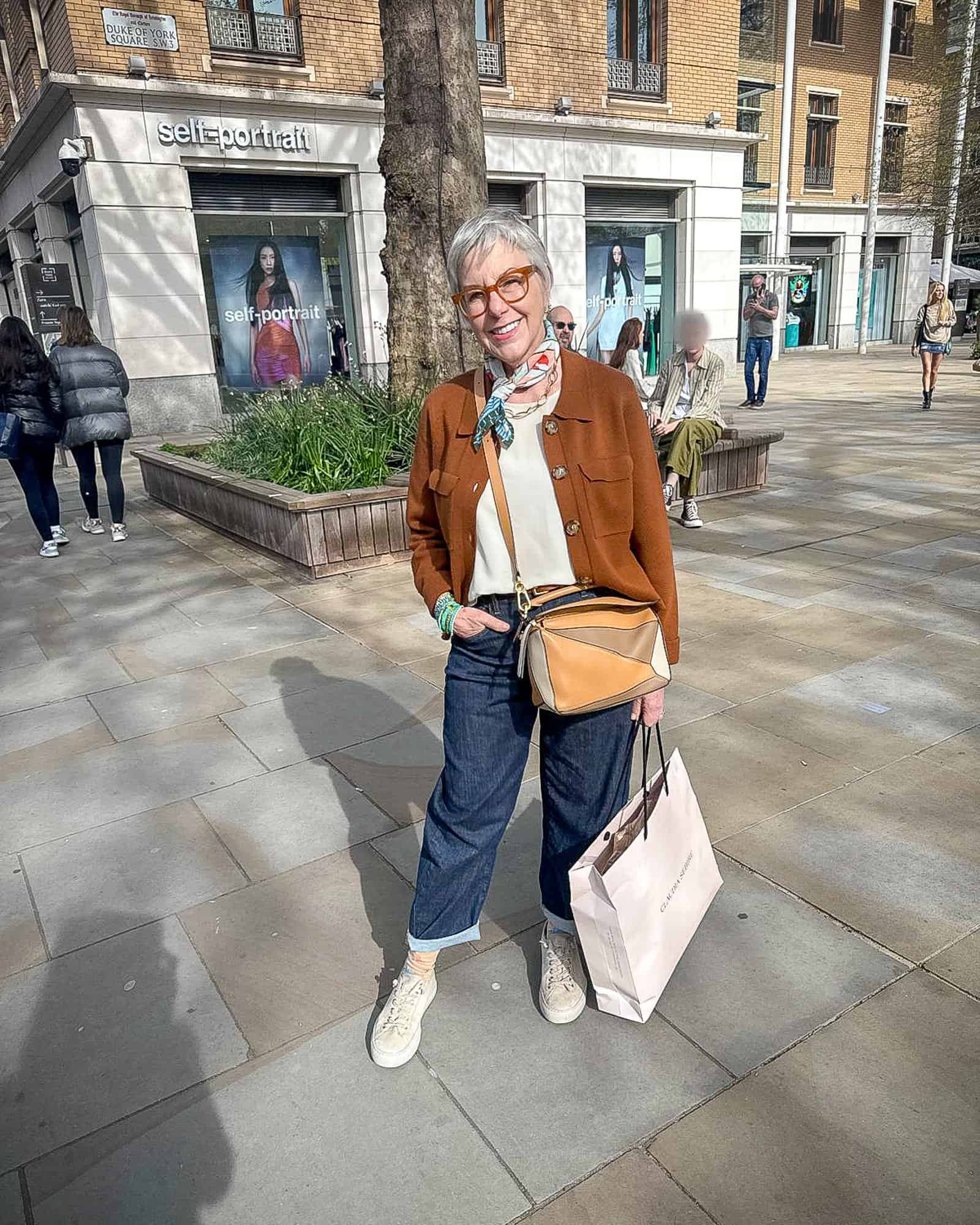 Spring travel outfits in London - une femme x susan blakey
